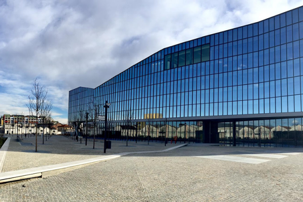 Fastweb: accordo con i sindacati per prolungare lo smart working dei ...